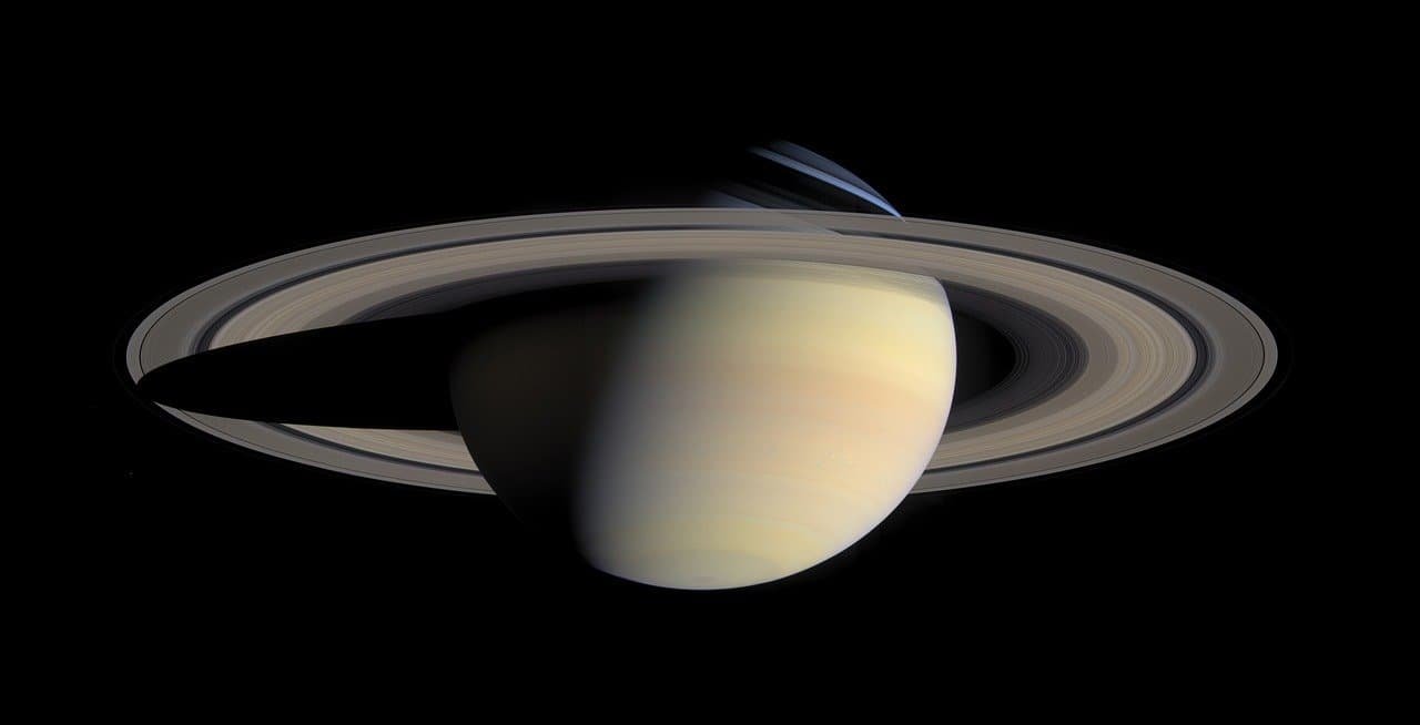 Pourquoi Saturne a-t-elle des anneaux